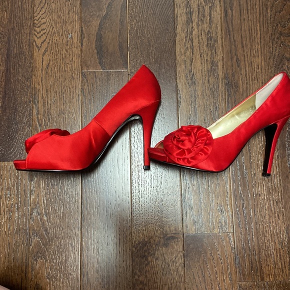 Nine West | Shoes | Red 3 Inch Heels Never Been Worn Nine West Flower ...